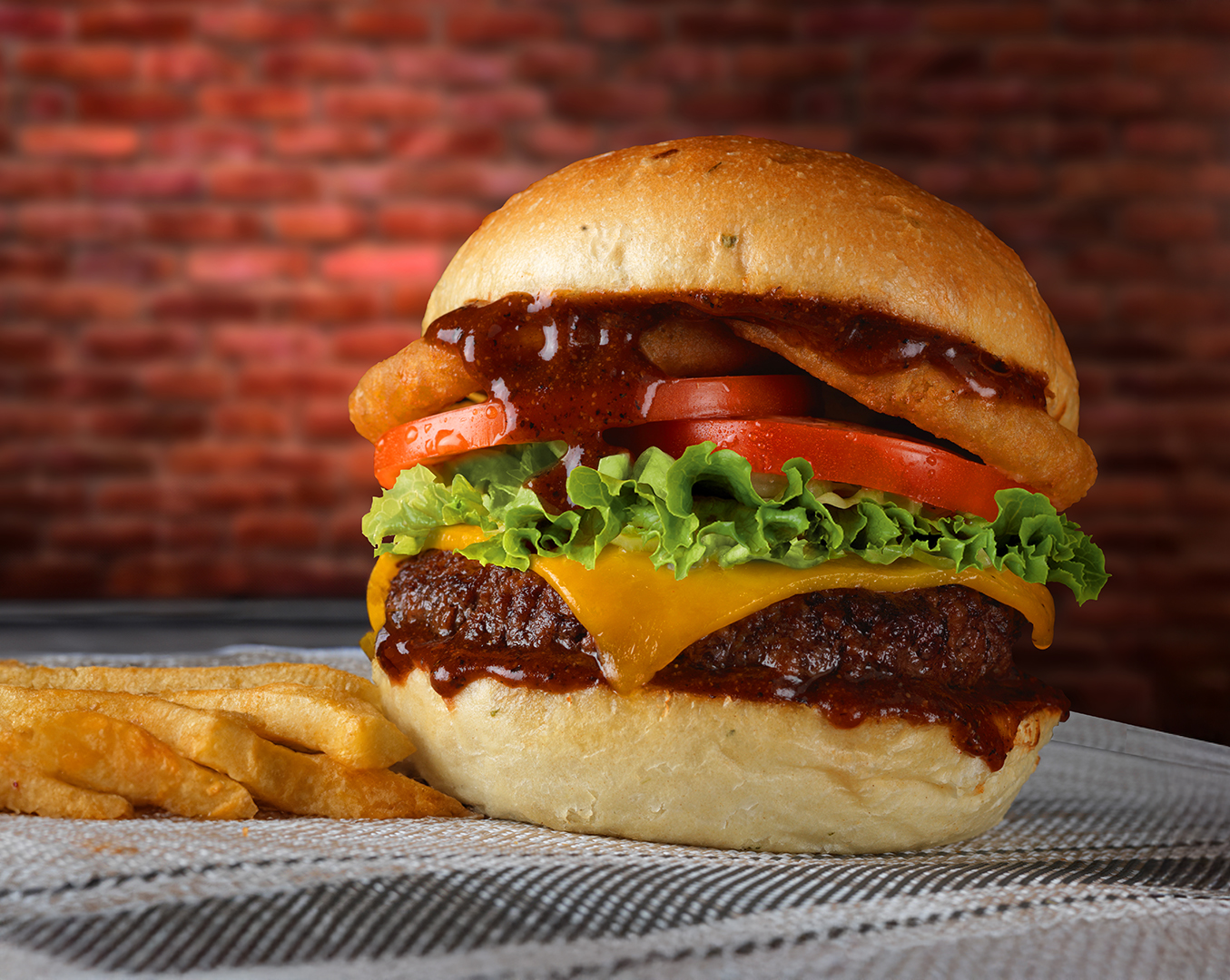 BBQ Lodgeburger - MR MIKES Steakhouse Casual
